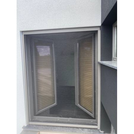 Moustiquaire sur mesure enroulable verticale fenêtre| LMC Ouvertures