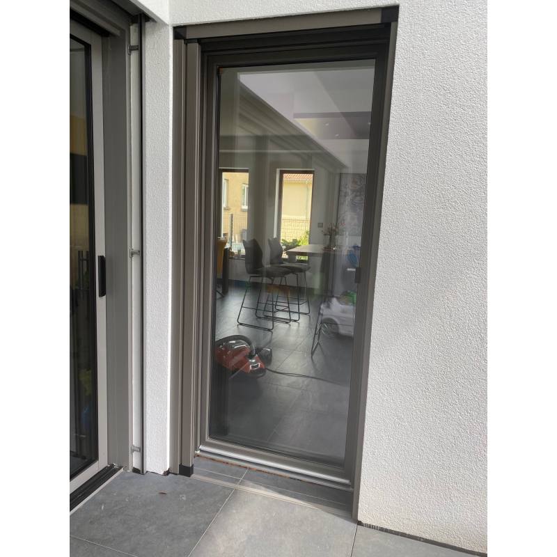 Moustiquaire sur mesure enroulable latérale fenêtre| LMC Ouvertures